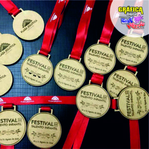 Medallas de MDF Personalizadas - 6x7cm | Gráfica Bien Hecho